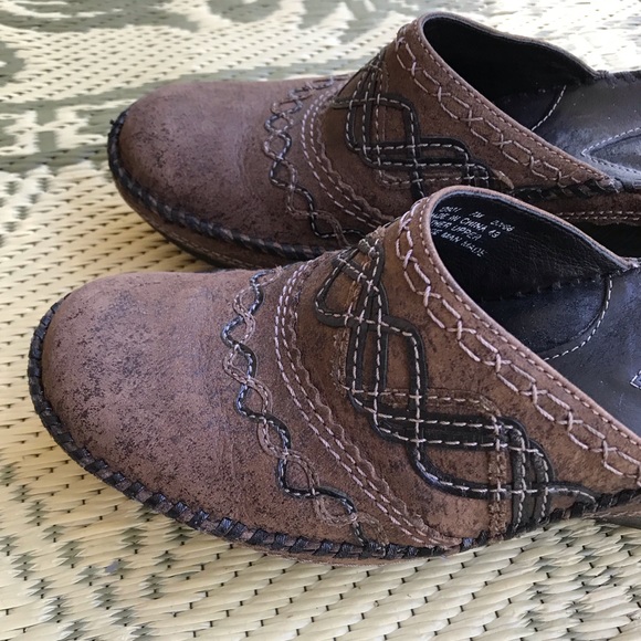 Clarks | Shoes | Clarks Artisan Collection Brown Leather Embroidered ...